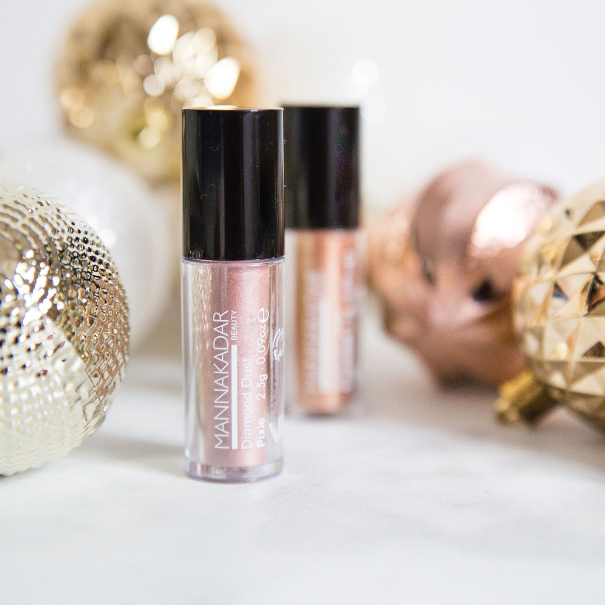 Diamond Dust Roll-On Eyeshadow, Highlighter, Shimmer